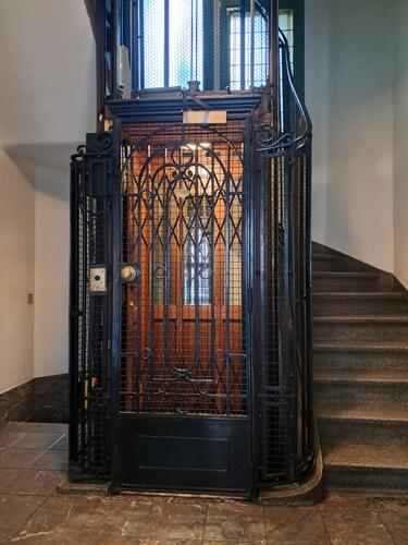 Rue Antoine Dansaert 85 – Inventaire des ascenseurs historiques
